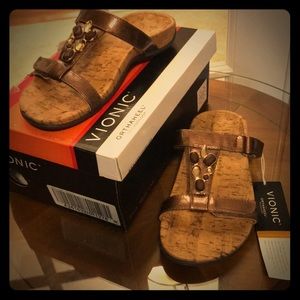 Vionic | Shoes | Vionic Sandals With Orthaheel Technology | Poshmark
